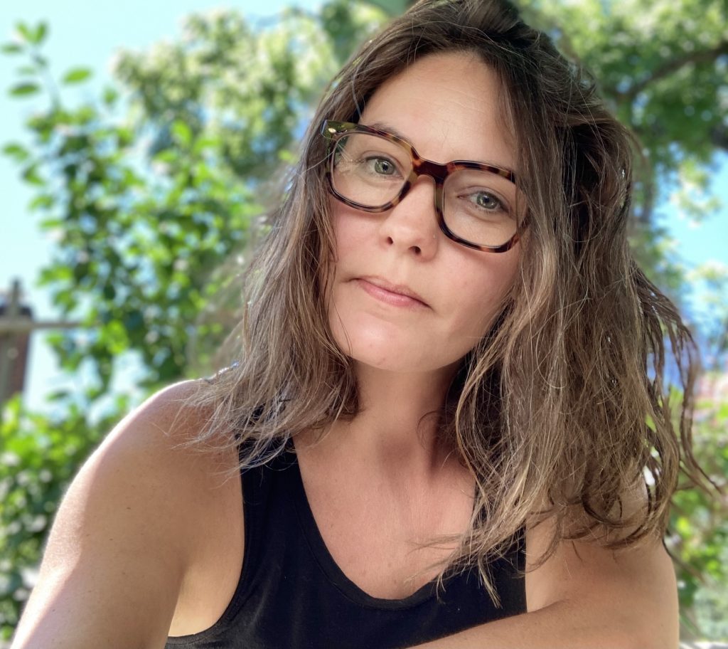 Amie Souza Reilly, Hole – Chestnut Review